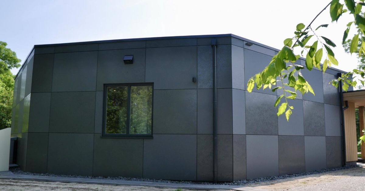 Sanitary Building Offingawier | Trespa