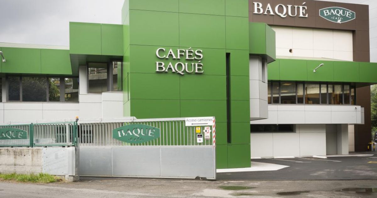 Edificio Cafés Baqué | Trespa