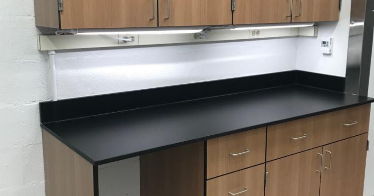 Trespa® TopLab®VERTICAL Wood